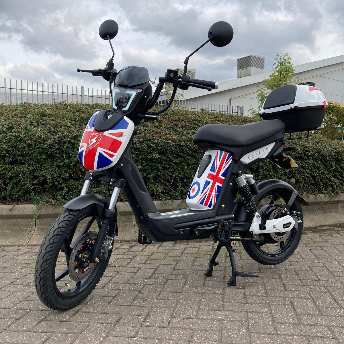 Eskuta SX-250 Series 4 Classic Moped Style Electric Bike 250W – Bike ...